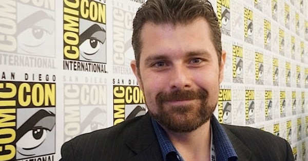 A MOMENT OF CEREBUS: Charles Brownstein: Reading Cerebus