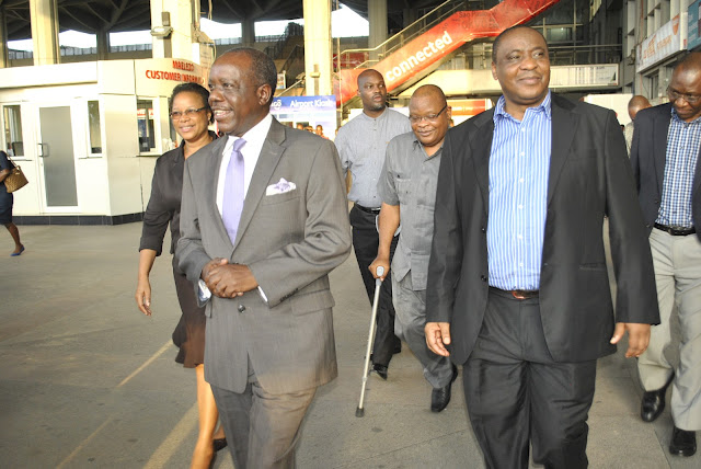 WAZIRI WA NISHATI NA MADINI PROFESA MUHONGO AWASILI NCHINI AKITOKEA ...