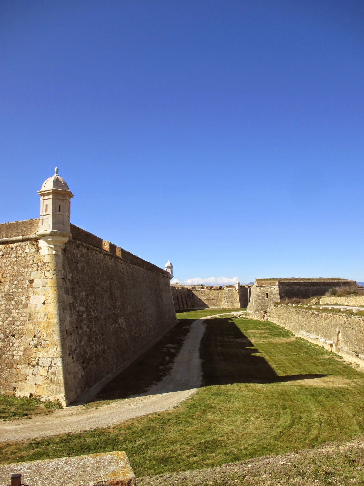 L'art et la nature sous toutes leurs formes: Architecture militaire