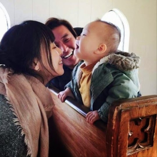 Check out Sunye's happy photos with her husband and daughter ...