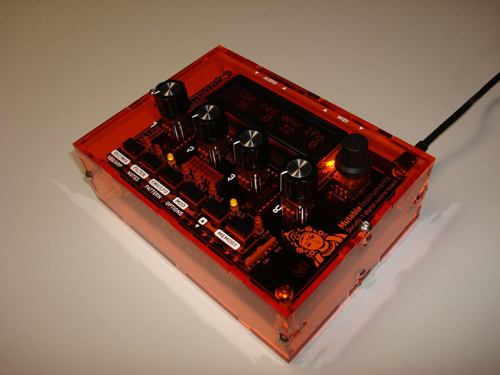 mutable instruments Shruthi-1 mod シンセ