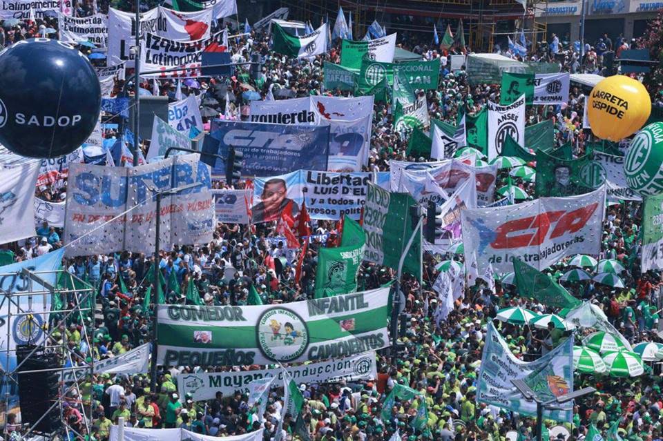 LA MEGA RADIO PEHUAJÓ: EL PUEBLO ARGENTINO MANIFESTÁNDOSE