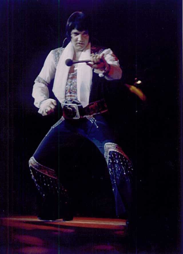 The World of Elvis Jumpsuits: 68 Pictures of Elvis Presley Performing ...