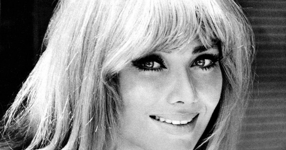 Slice of Cheesecake: Christa Linder, pictorial