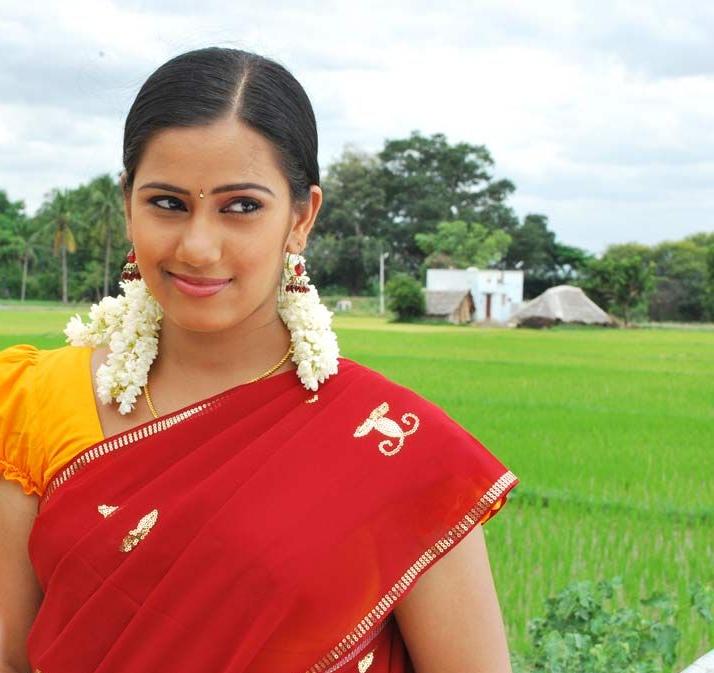 Hot and Cool: Devika nambiar