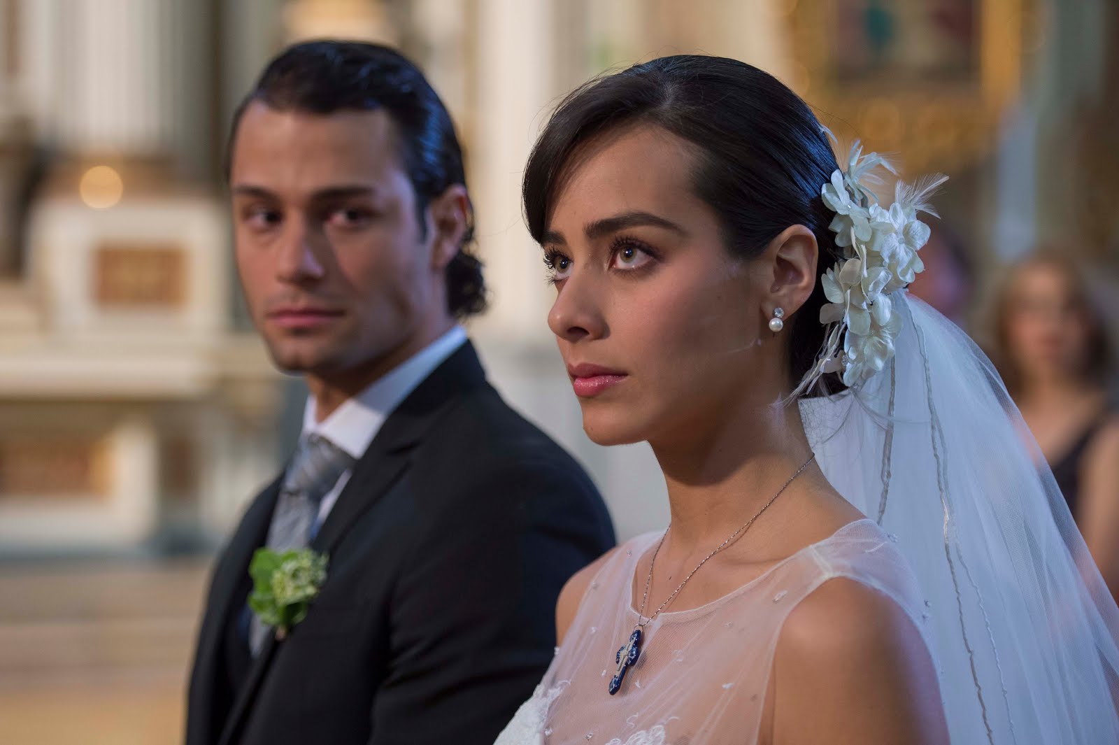 La boda frustrada entre Lucía y Rodrigo en El color de la pasión ...