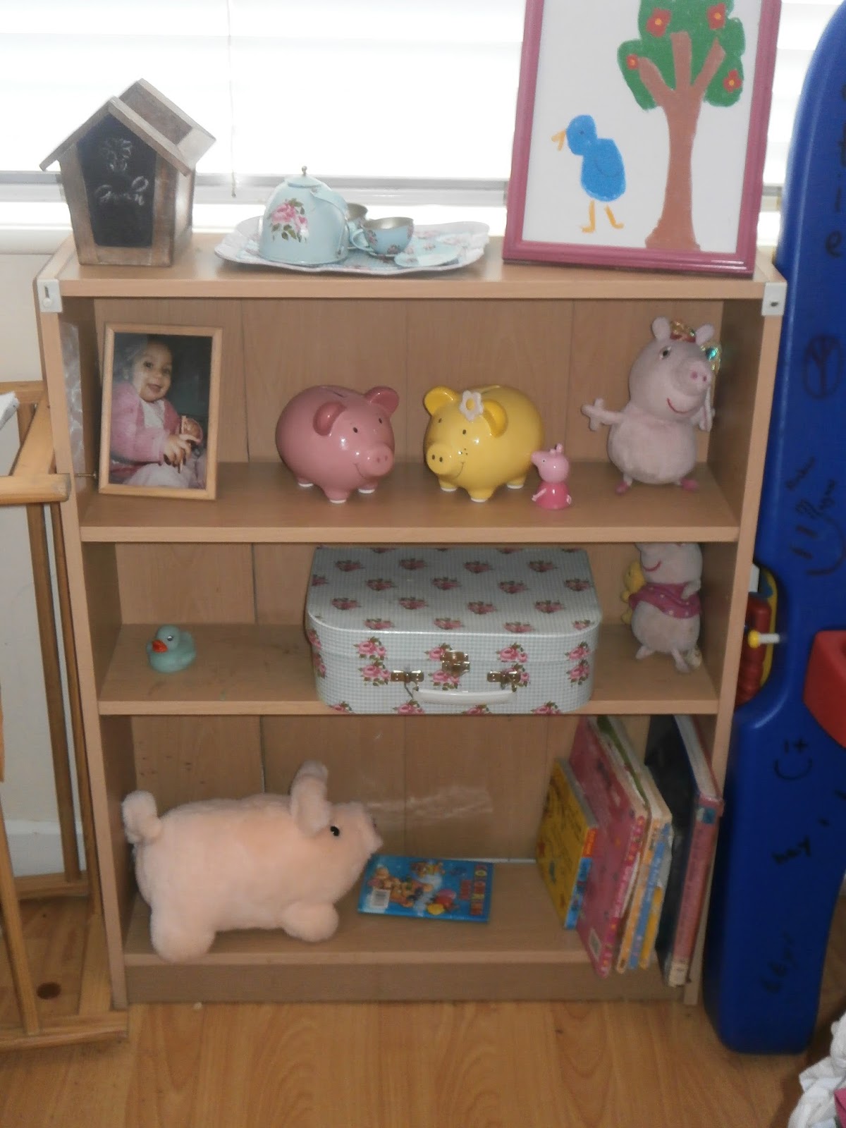 A toddler bedroom tour: Peppa pig room
