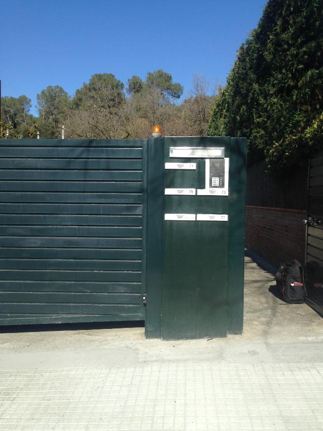 Interfono GSM para casas apareadas, chalets y viviendas unifamiliares ...