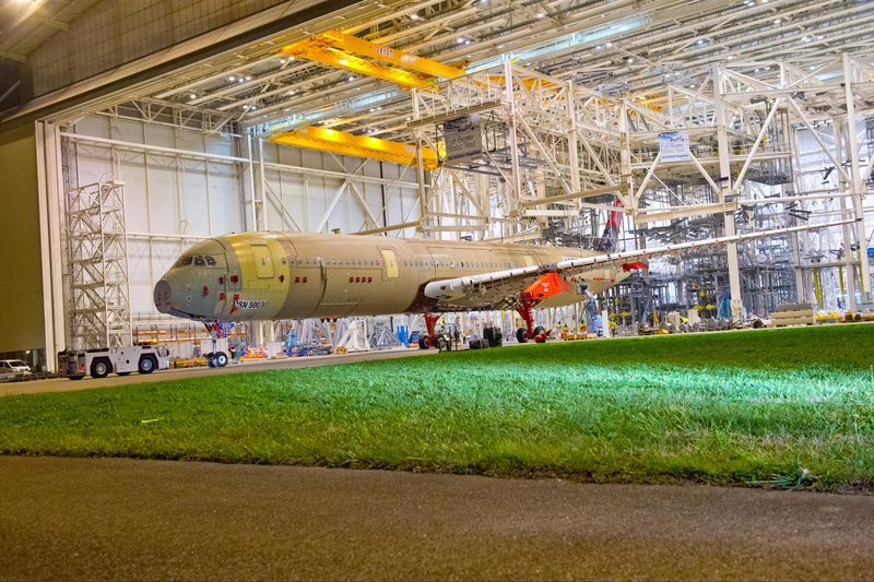 A350 XWB News: MSN5000 Static test airframe rolled-out during a cold ...