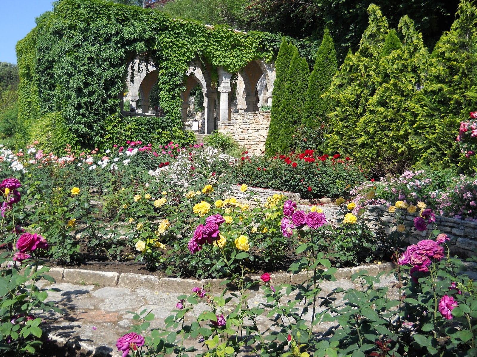 PRIETENI MEREU!: Gradinile Reginei Maria din Balcic