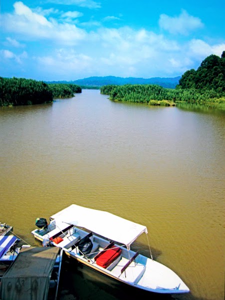 IQWAL The Singing Traveler: MYSTICAL LAKE CHINI BY IQWAL THE SINGING ...