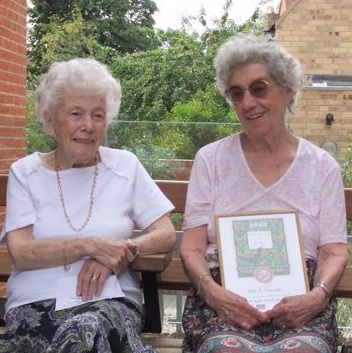 in with between: Clare Cochrane