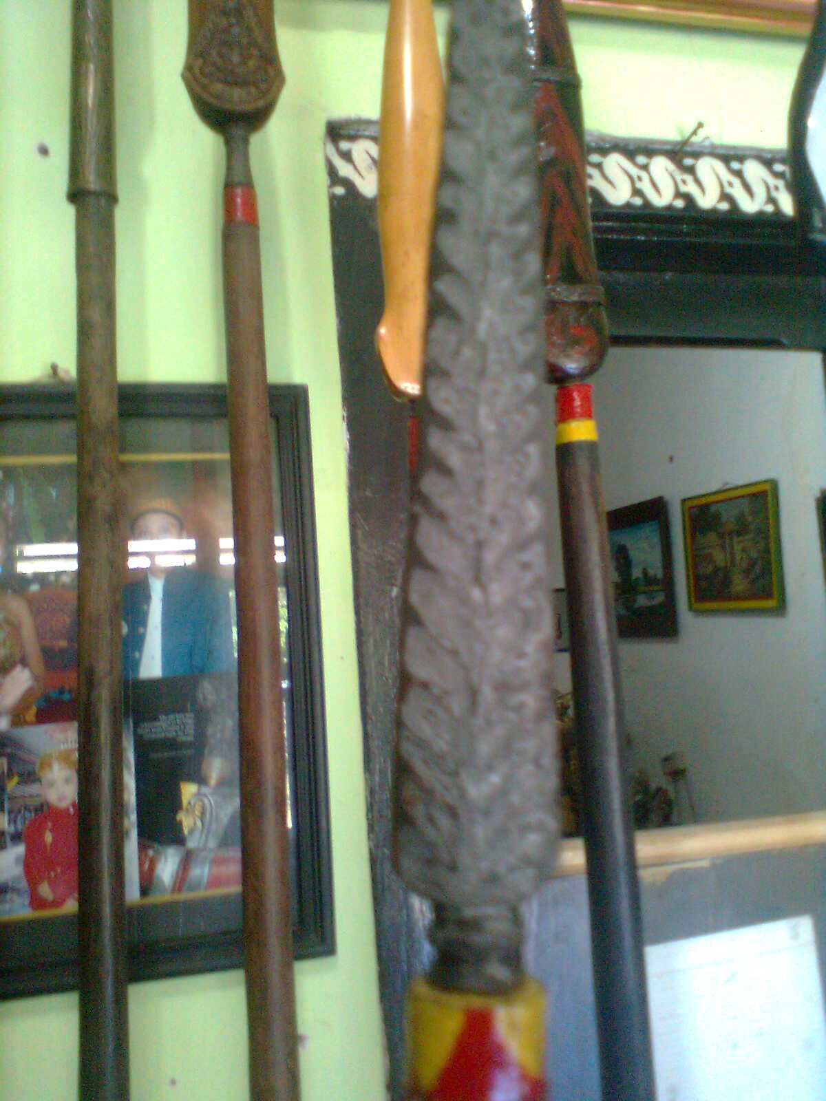Benda Antik Langka: tombak
