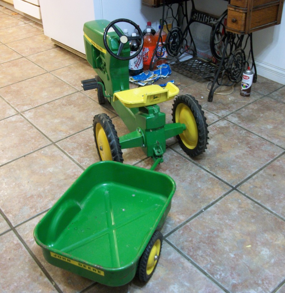 Diggin' With Dixie: Hubby's John Deere pedal tractor
