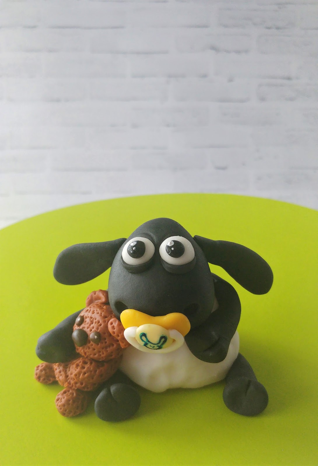 Lukrowanka: Baranek Timmy / Timmy the sheep fondant cake topper :)
