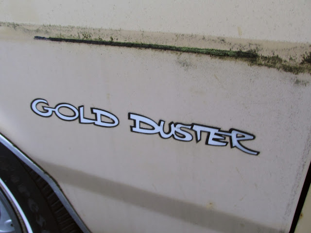 Seattle's Classics: 1974 Plymouth Gold Duster