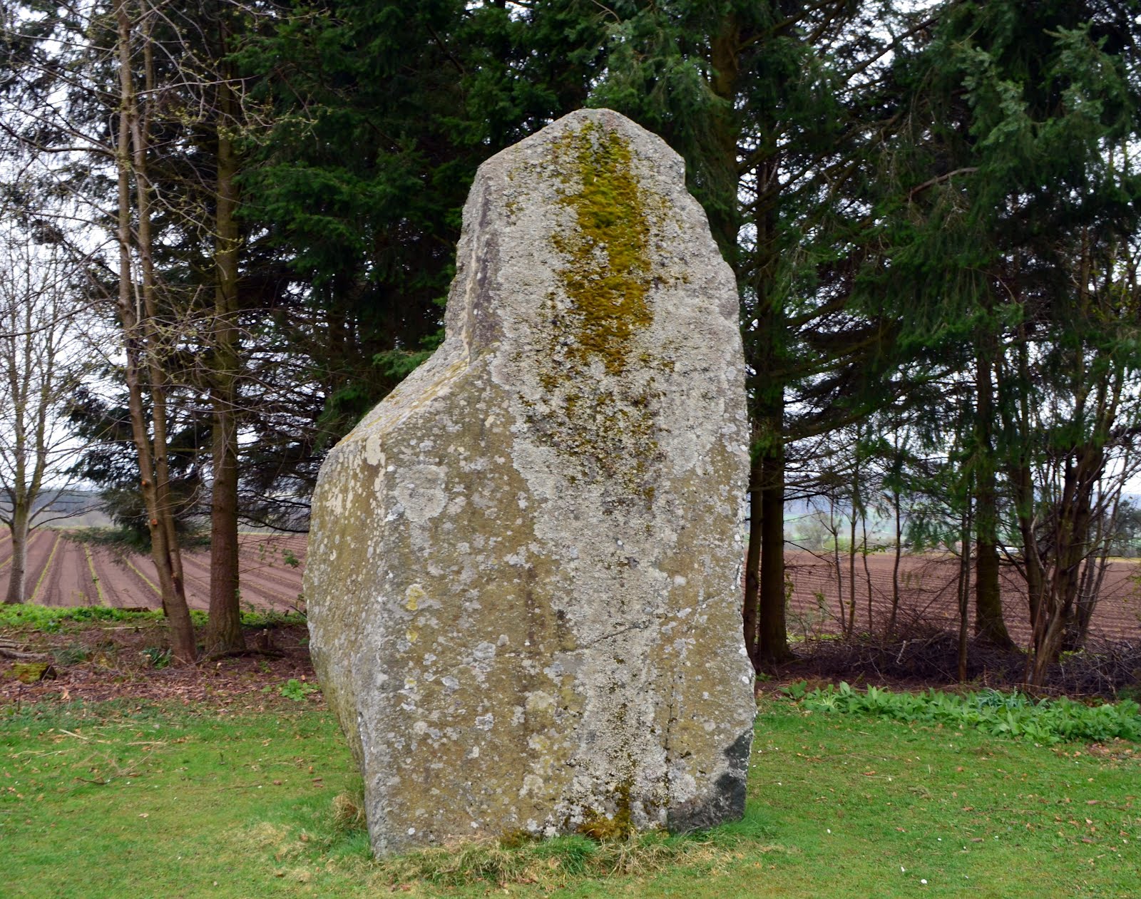 Tour Scotland: Tour Scotland Video Photograph Macbeth Pictish Stone Meigle