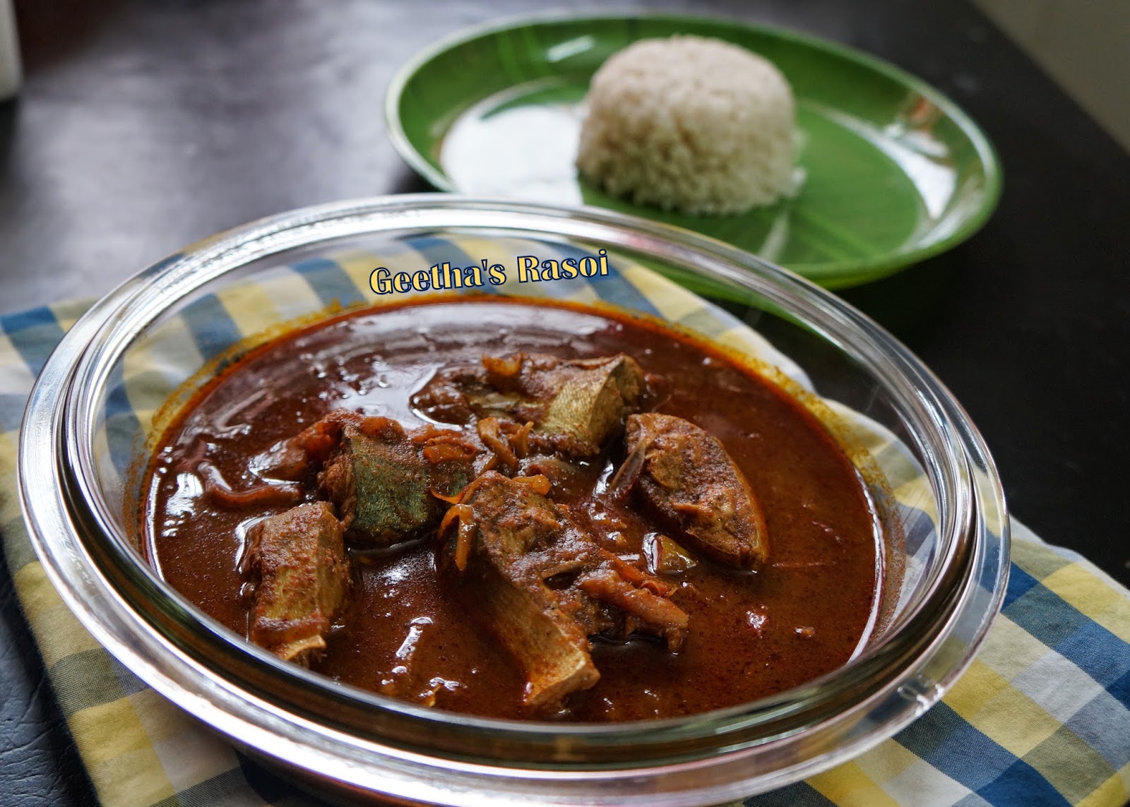 Geetha's Rasoi...: Bangude Pulimunchi (Mackerel in hot and tangy gravy)