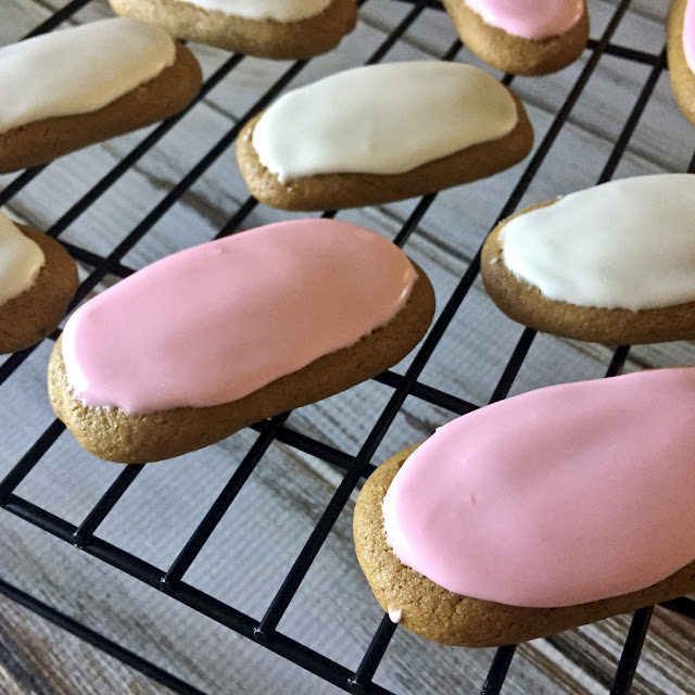 All That's Left Are The Crumbs: Honey Jumbles ~ #CreativeCookieExchange