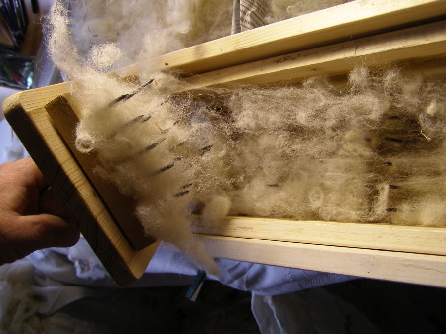 Gartenwildnis: Wool picker selber gebaut, Schafwolle zupfen