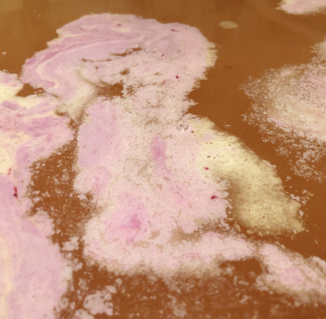 All Things Lush UK: Princess Bomb Bomb Bath Bomb