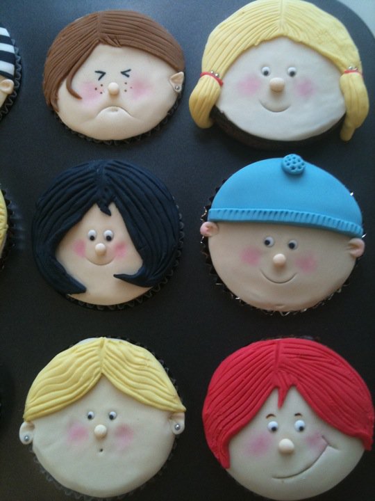 Dr Cupcake and Miss Macaron: NEW WORKSHOP - Portrait Cupcakes