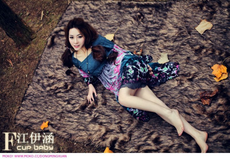 pok sawang ile: Chinese Celeb Model Jiang Yi Han - F-cup Baby Photo Gallery