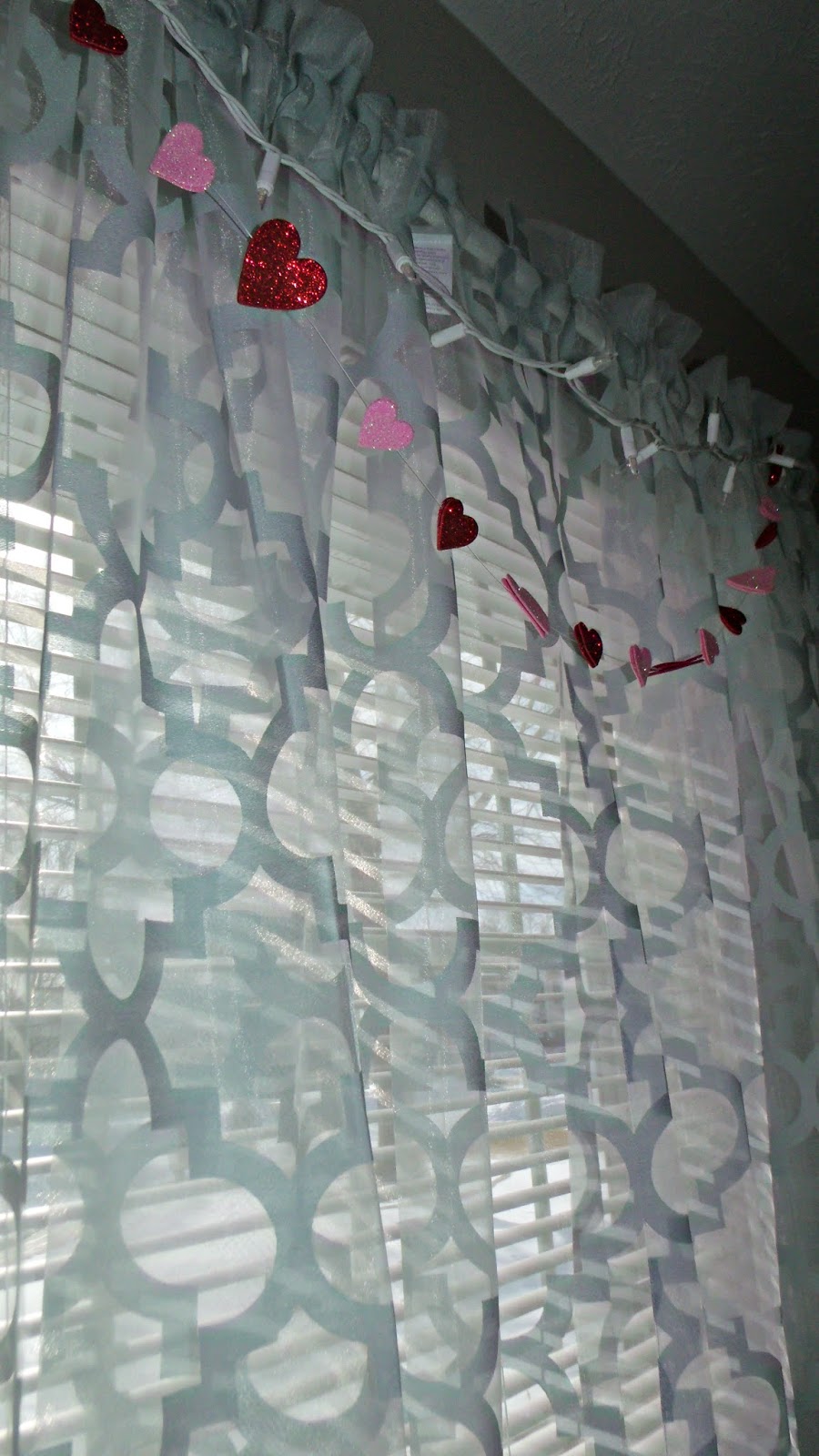 Little Bits of Lacey: DIY Simple Dollar Store Valentine's Decor