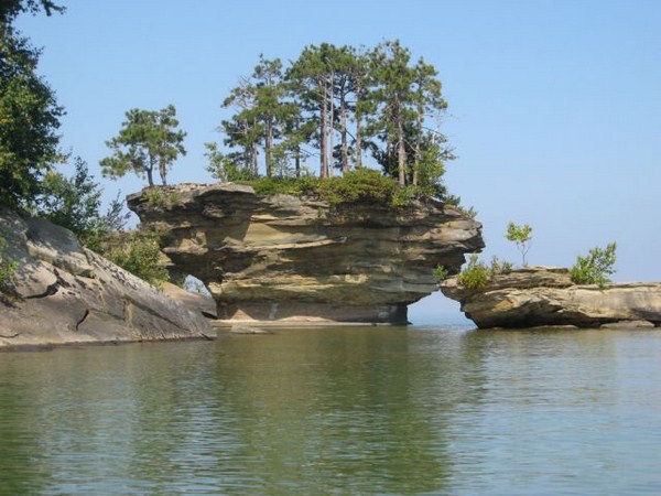 El paisaje del Turnip Rock, Port Austin (Michigan)