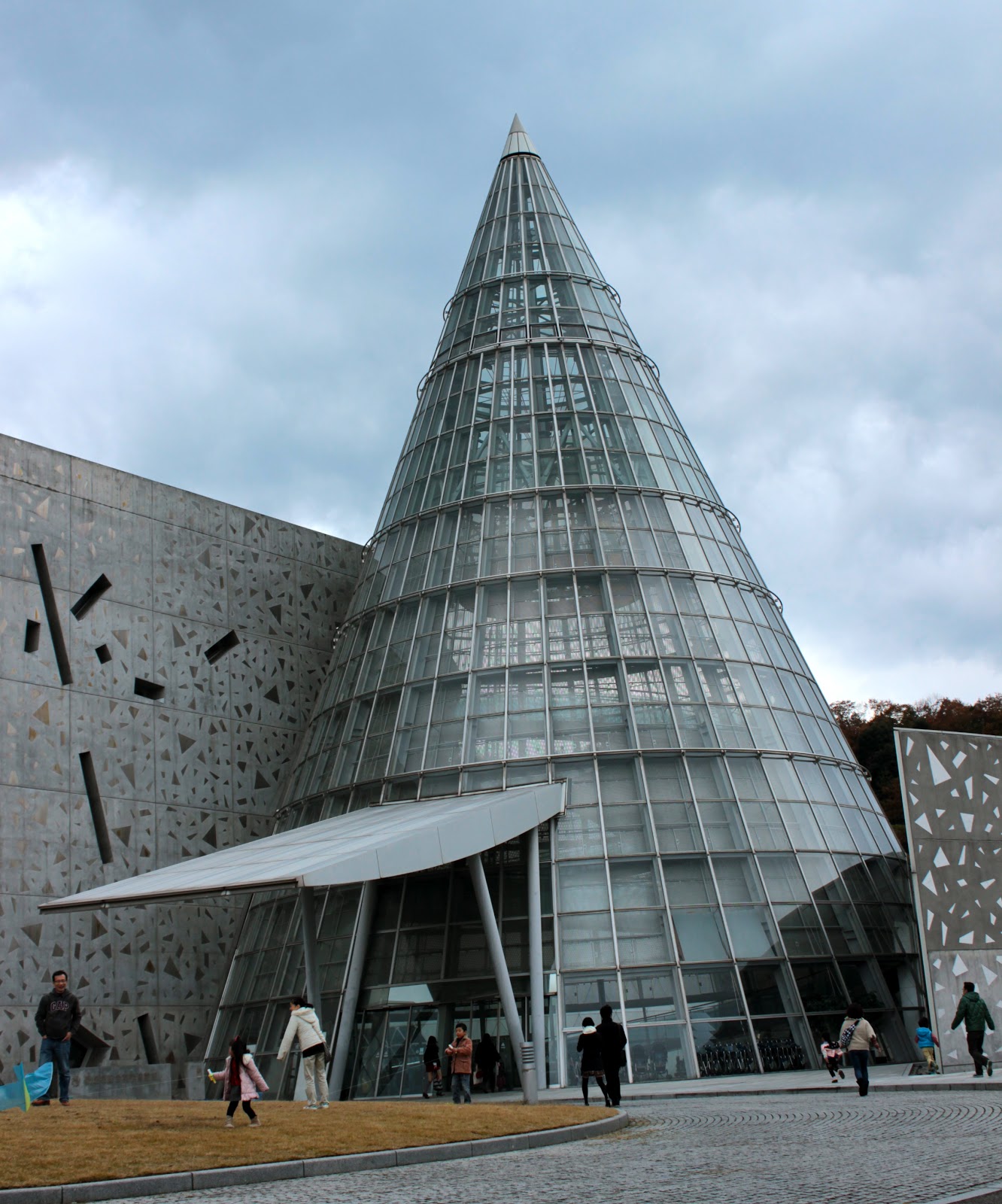 Spelled With a J: Ehime Prefectural Science Museum – December 9th, 2012