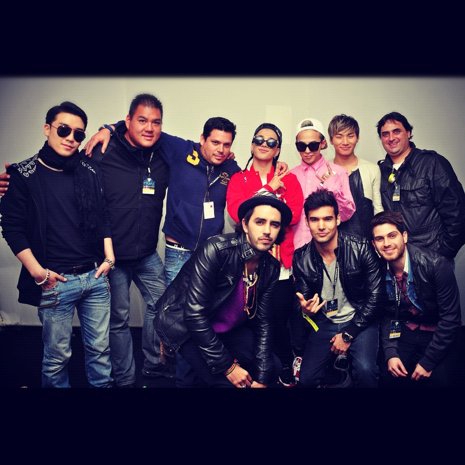 BIG BANG FANS PERU: Suertudo grupo ADAMO, se toma fotos con BIGBANG!!♥