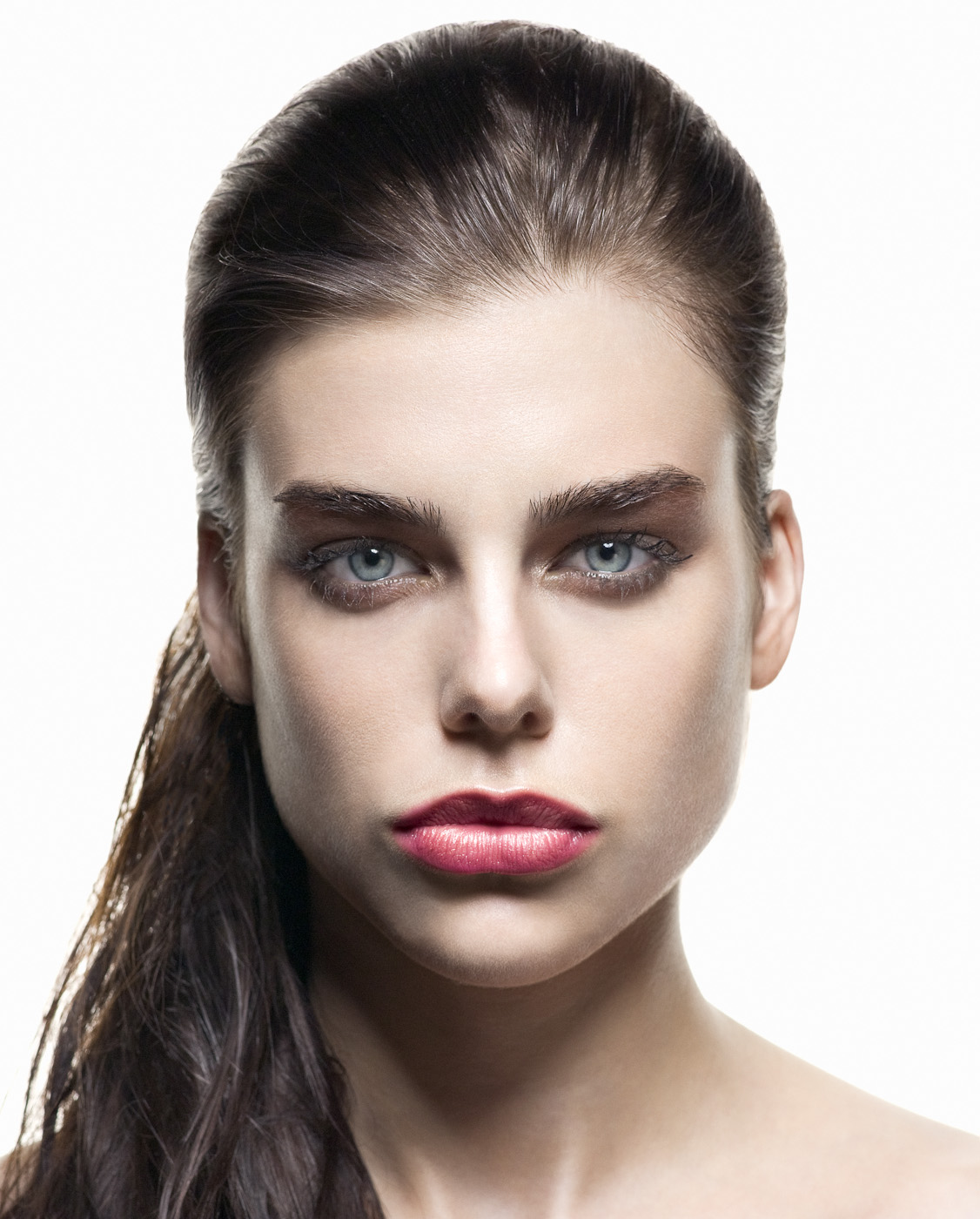 Le Petit Connaisseur de la Mode: Weekend pretty: Raina Hein by Graham Dunn