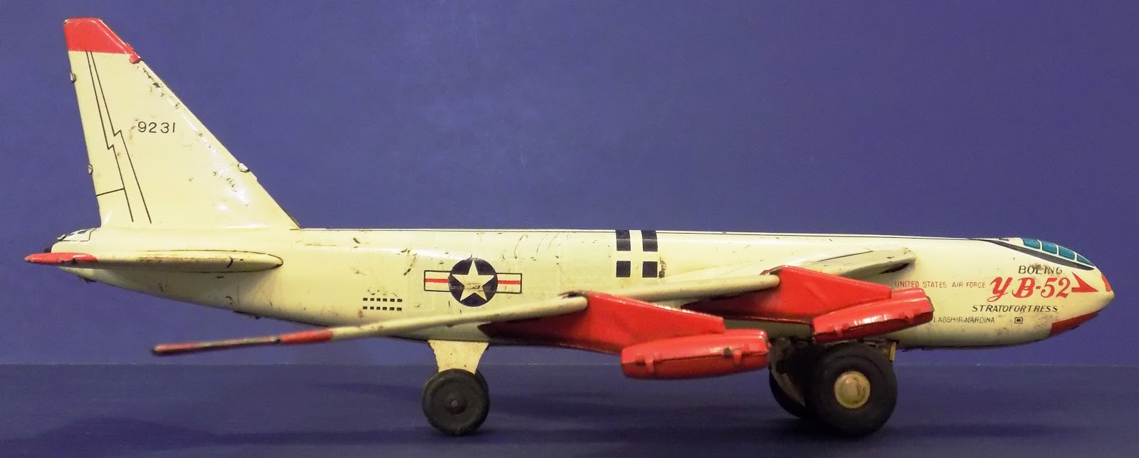 Toys and Stuff: Linemar YB-52 Stratofortress Flagship Nardina