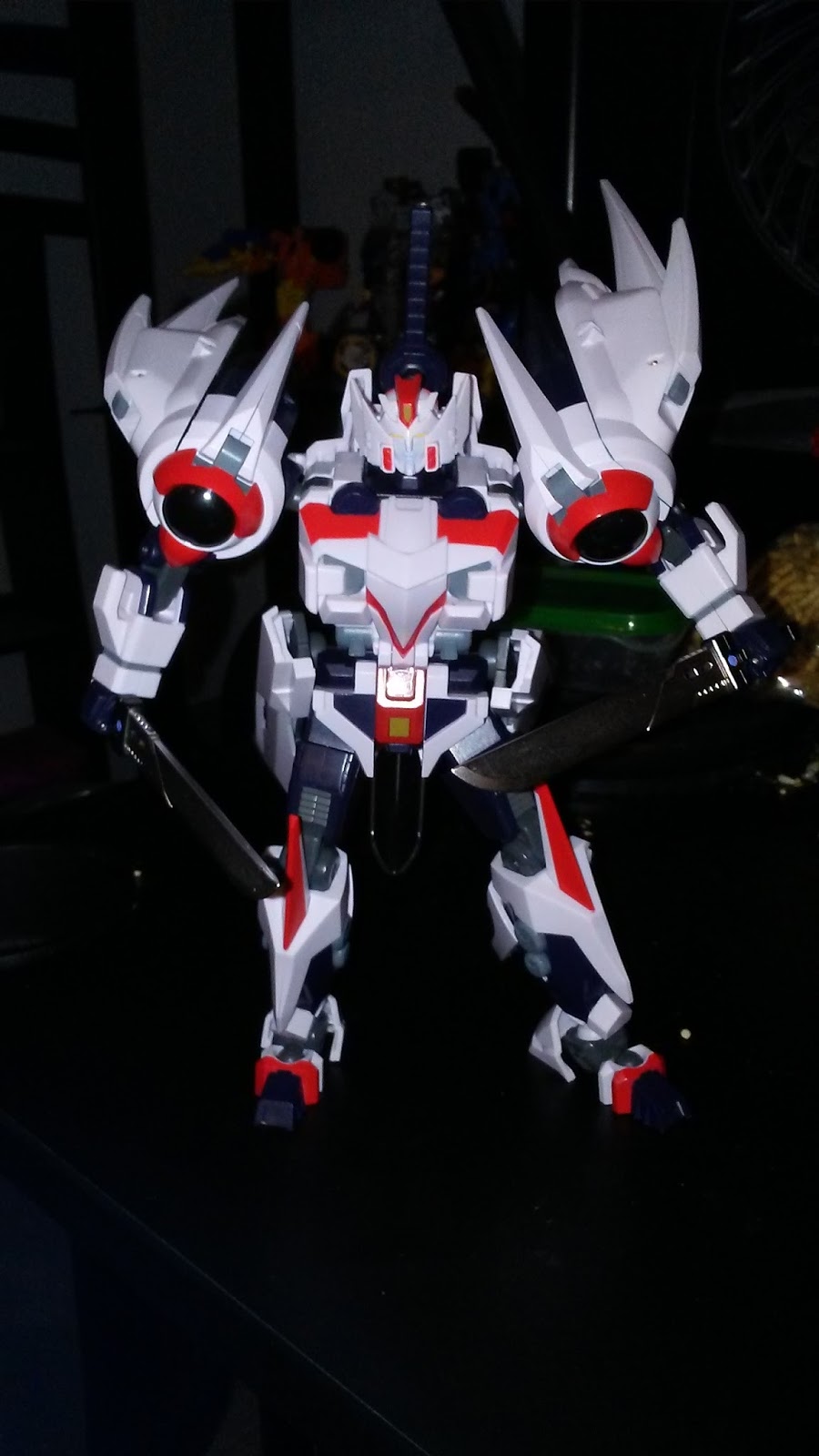 Mr Smiths Plastic Hideaway: Toysday:IDW Wing