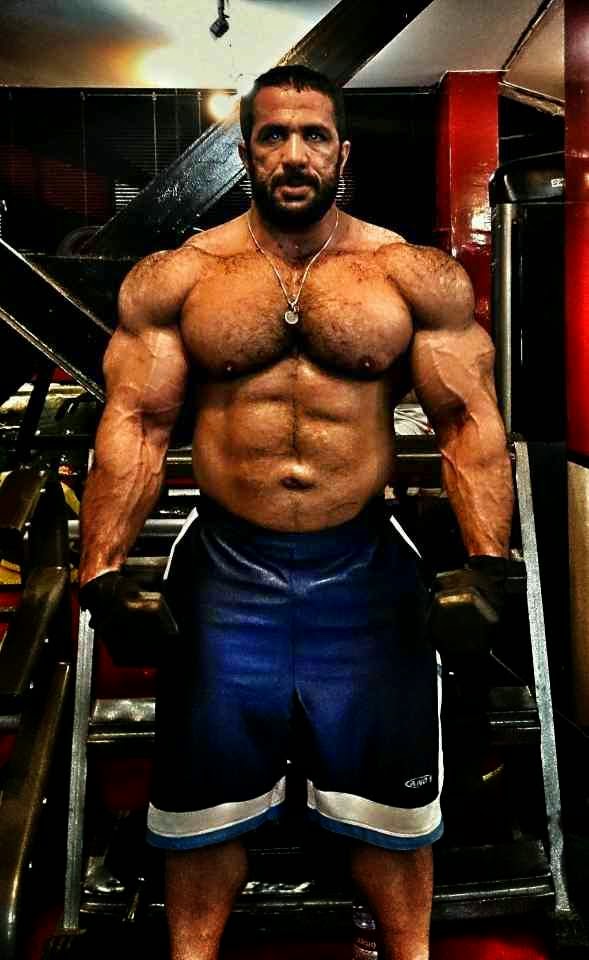 Muscle Lover: Iranian Super-Heavyweight bodybuilder Mojtaba Notarki (2)