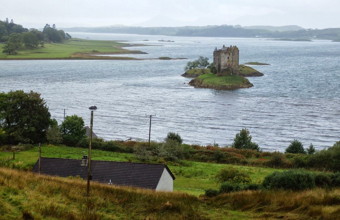 BLACK HOLE REVIEWS: Filming Location: MONTY PYTHON AND THE HOLY GRAIL ...