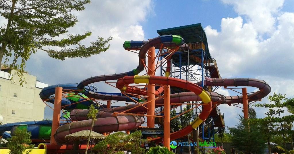 Sensasi Super Loop di Wonders Water World CBD Polonia | Medan Wisata Palsu