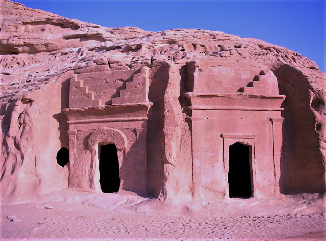 Preâmbulo: Os túmulos dos Nabateus.