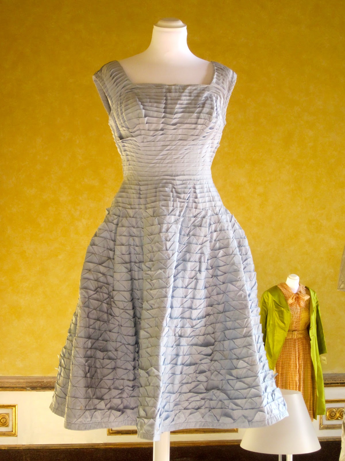 Anna Rontani haute-couture wardrobe - Paillettes&Champagne