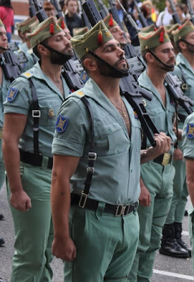 These Spainish Army Officers are so hot! (photos)