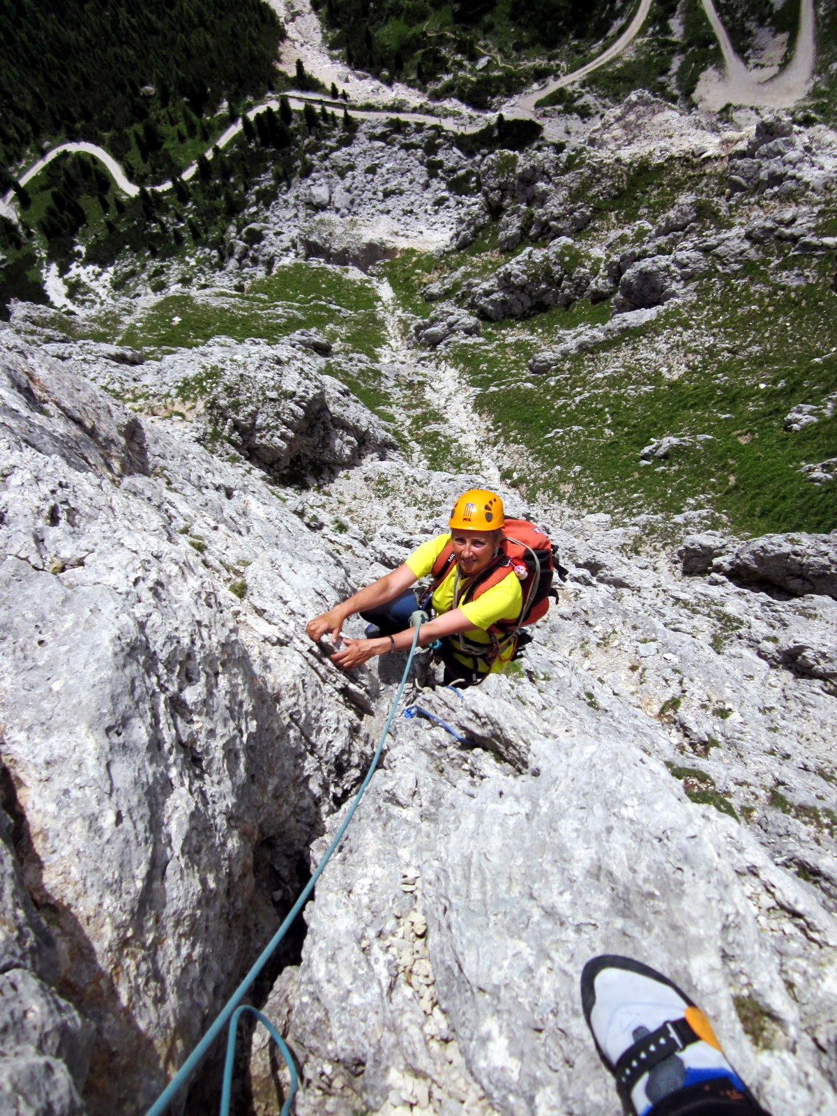 TRINI Y SALVA: Spigolo Alpini a la Pirámide del Col dei Bos, 2.400 m.
