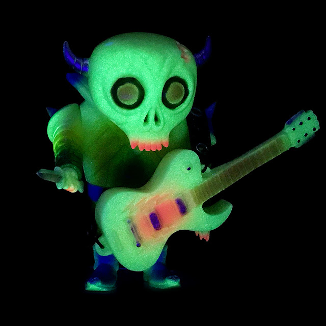 SKULLION (Outlaw Edition) by Martin Ontiveros x Toy Art Gallery for May ...