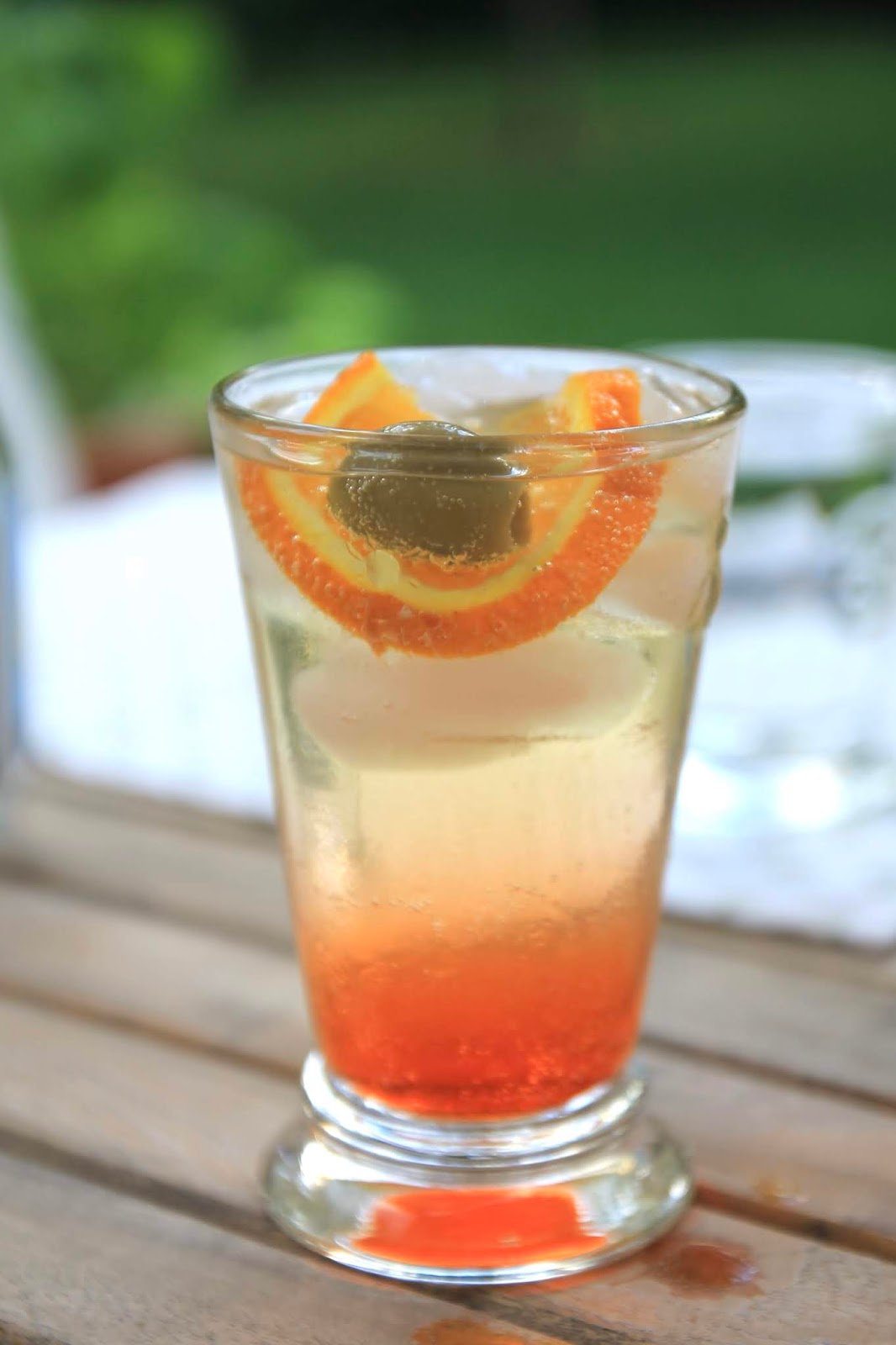 Cocktail Of The Summertime | Aperol Spritz - Cafe Delites