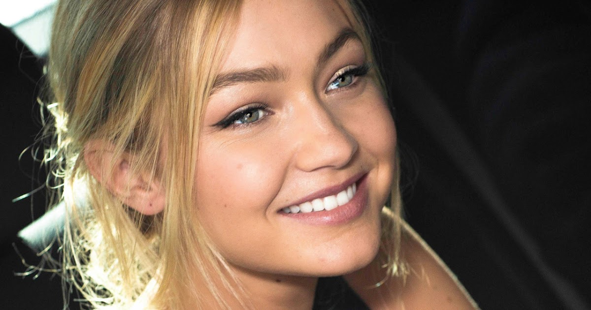 Gigi Hadid Cute Smile Wallpaper | Take Wallpaper