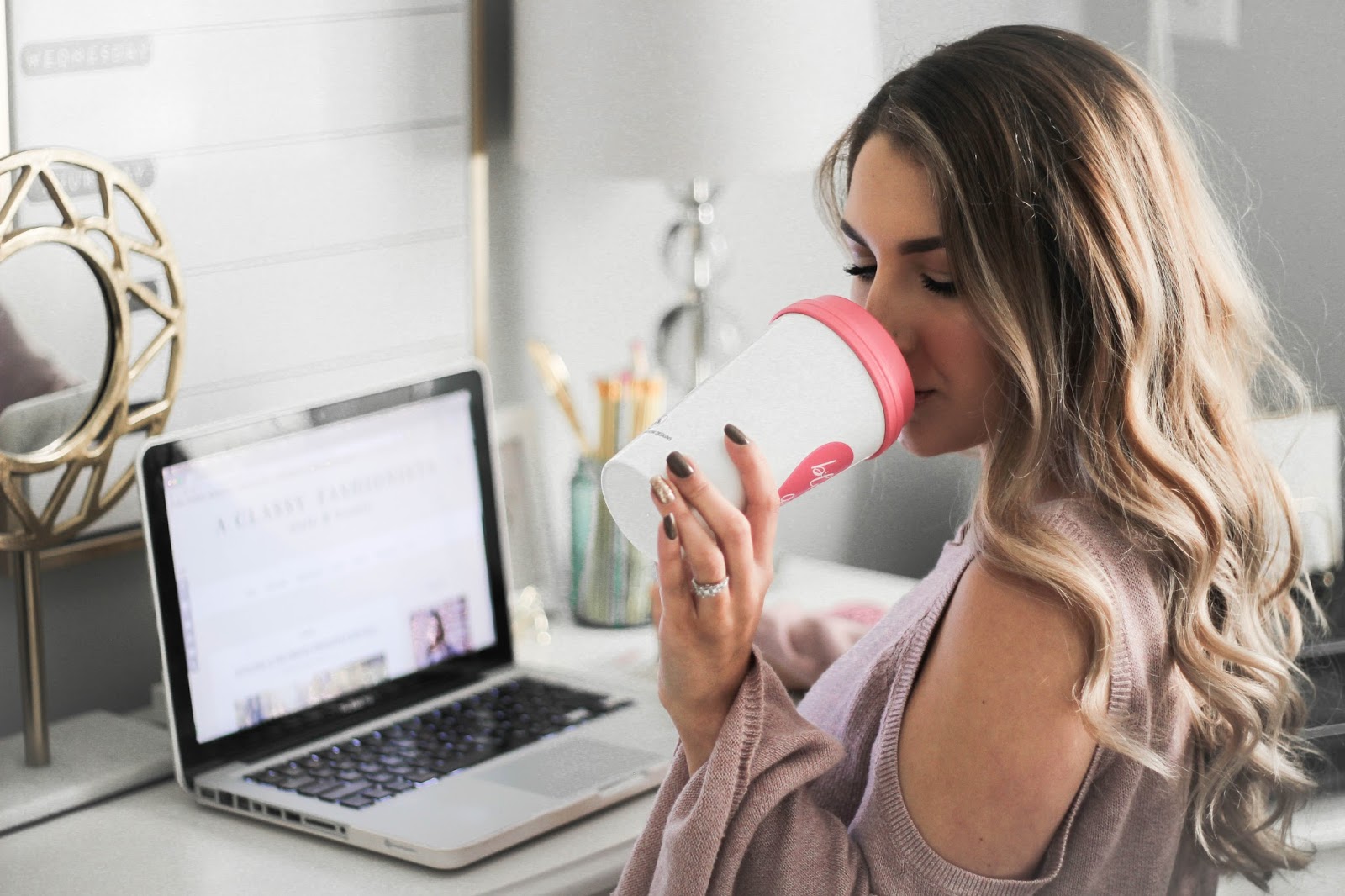 A DAY IN THE LIFE OF A BLOGGER | A Classy Fashionista