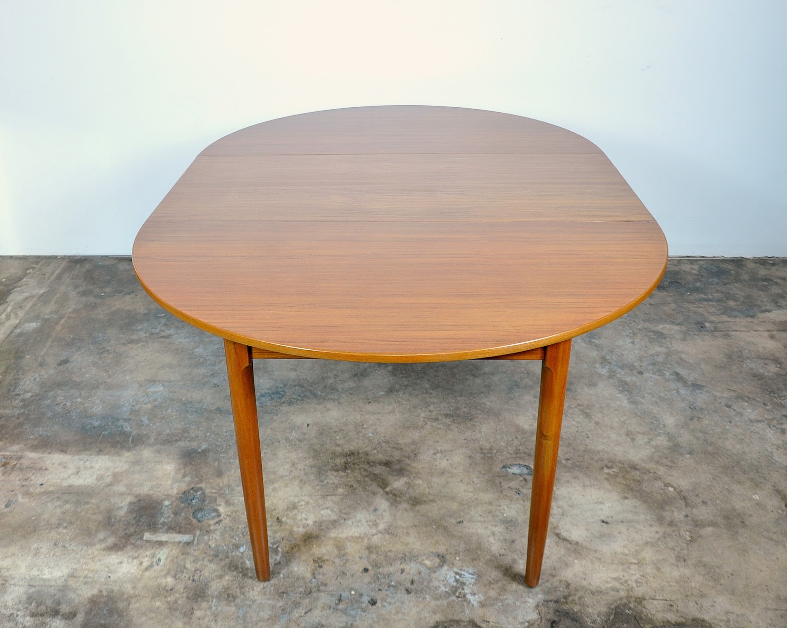 SELECT MODERN: Falster Teak Expandable Dining Table