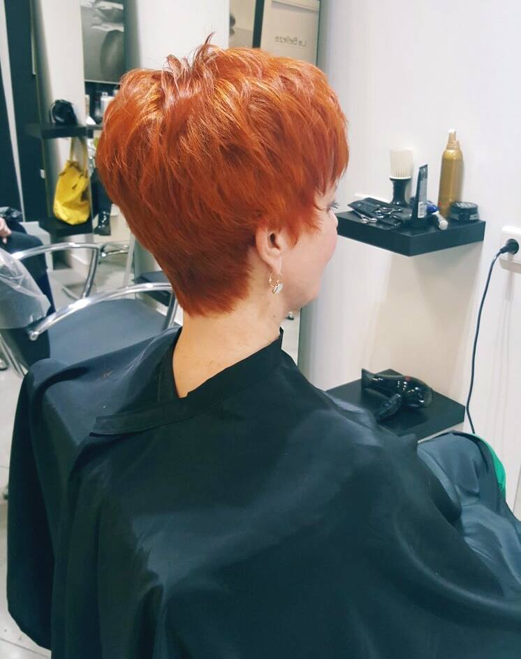 Cobrizos con corte Pixie y flequillo largo