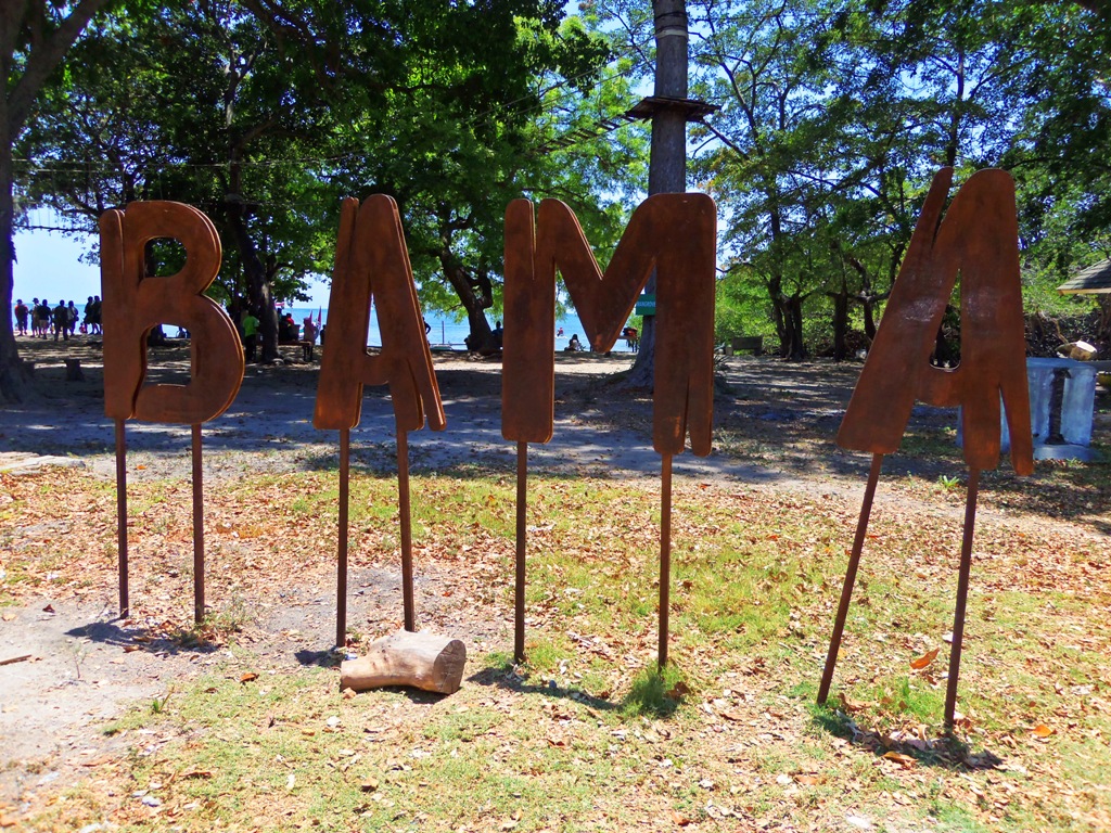 Pantai Bama, Eksotika Dibalik Taman Nasional Baluran - Manusia Lembah
