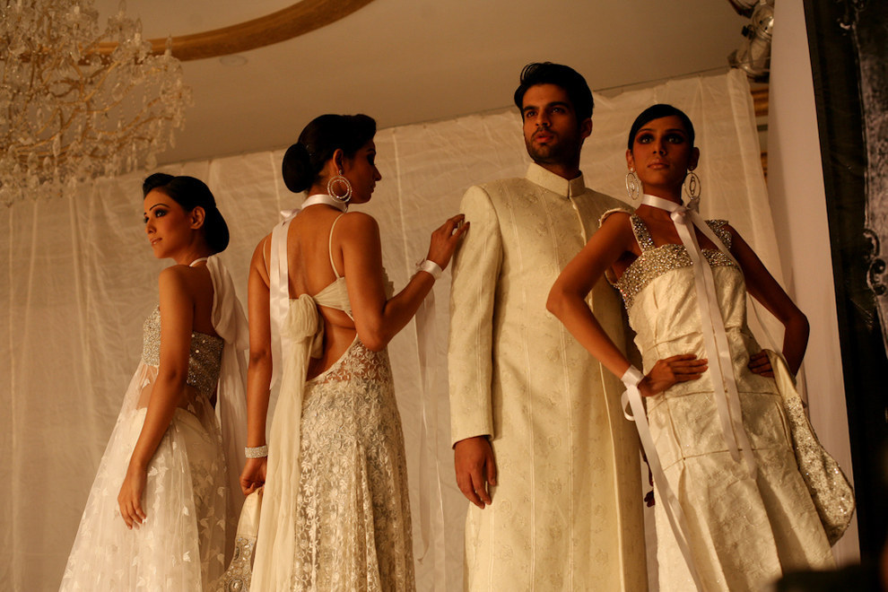 9 snapshots which demonstrate that how much Elite class is Broad Minded ...