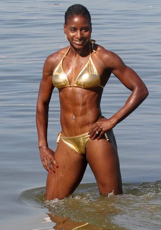 Muscle Beach: Damu Cherry.